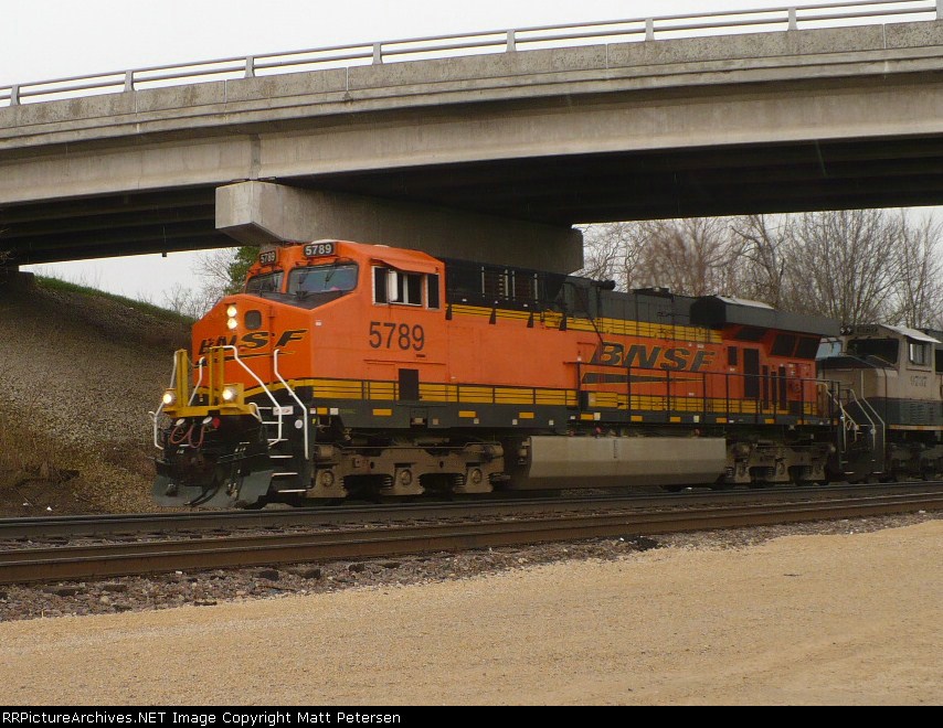BNSF 5789